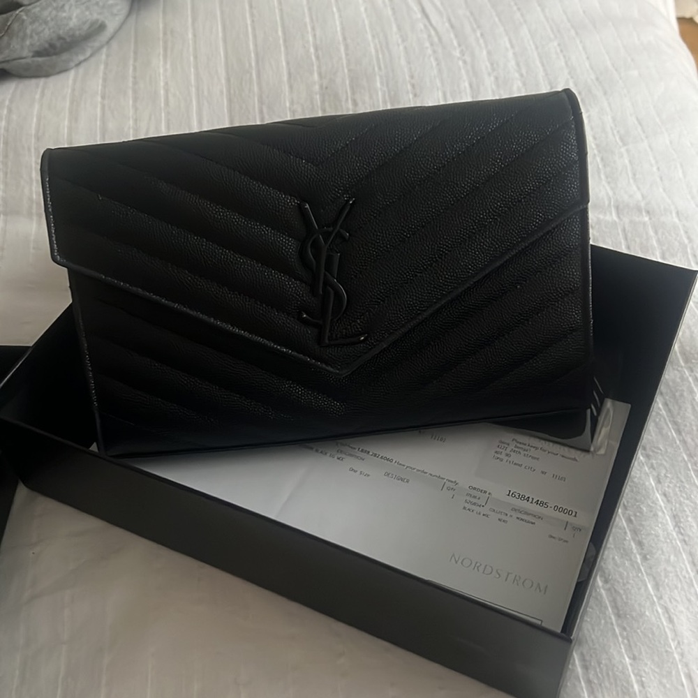 - Saint Laurent Monogram Black Ysl Envelope Chain. - Gem